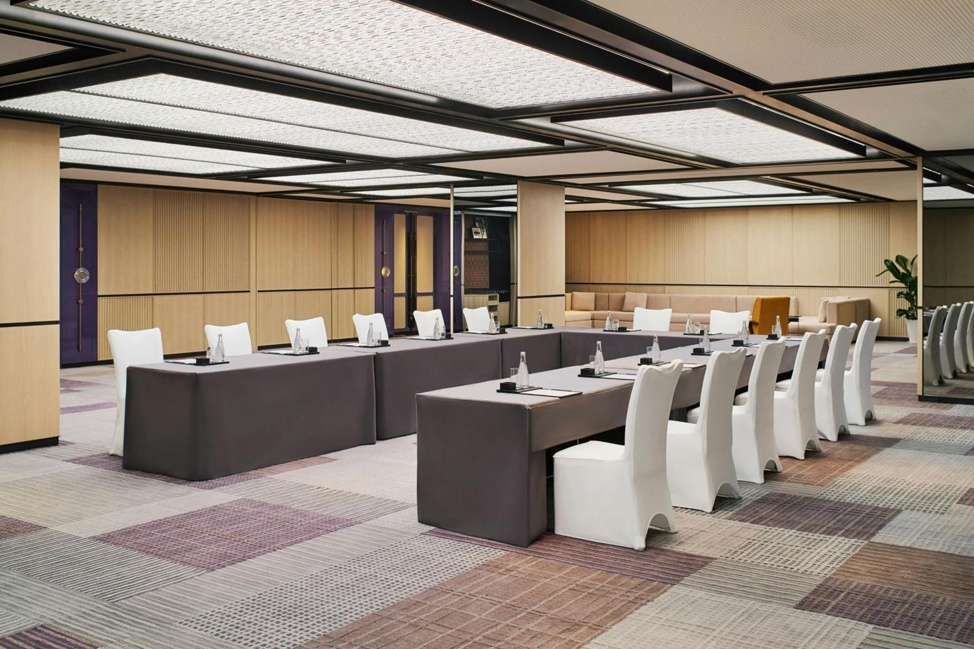 RENAISSANCE SHANGHAI HONGQIAO | CHINA | SEASON DEALS FROM $106